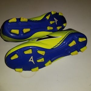 Pirma | Shoes | Pirma Girls Us 5 Soccer Cleats | Poshmark